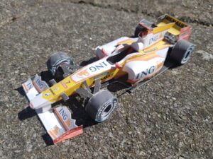 Papercraft do carro de F1 Renault 2009